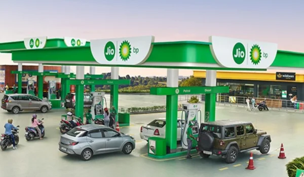 Jio‑BP Petrol Pump Franchise Cost in India: Model, ROI, Eligibility ...